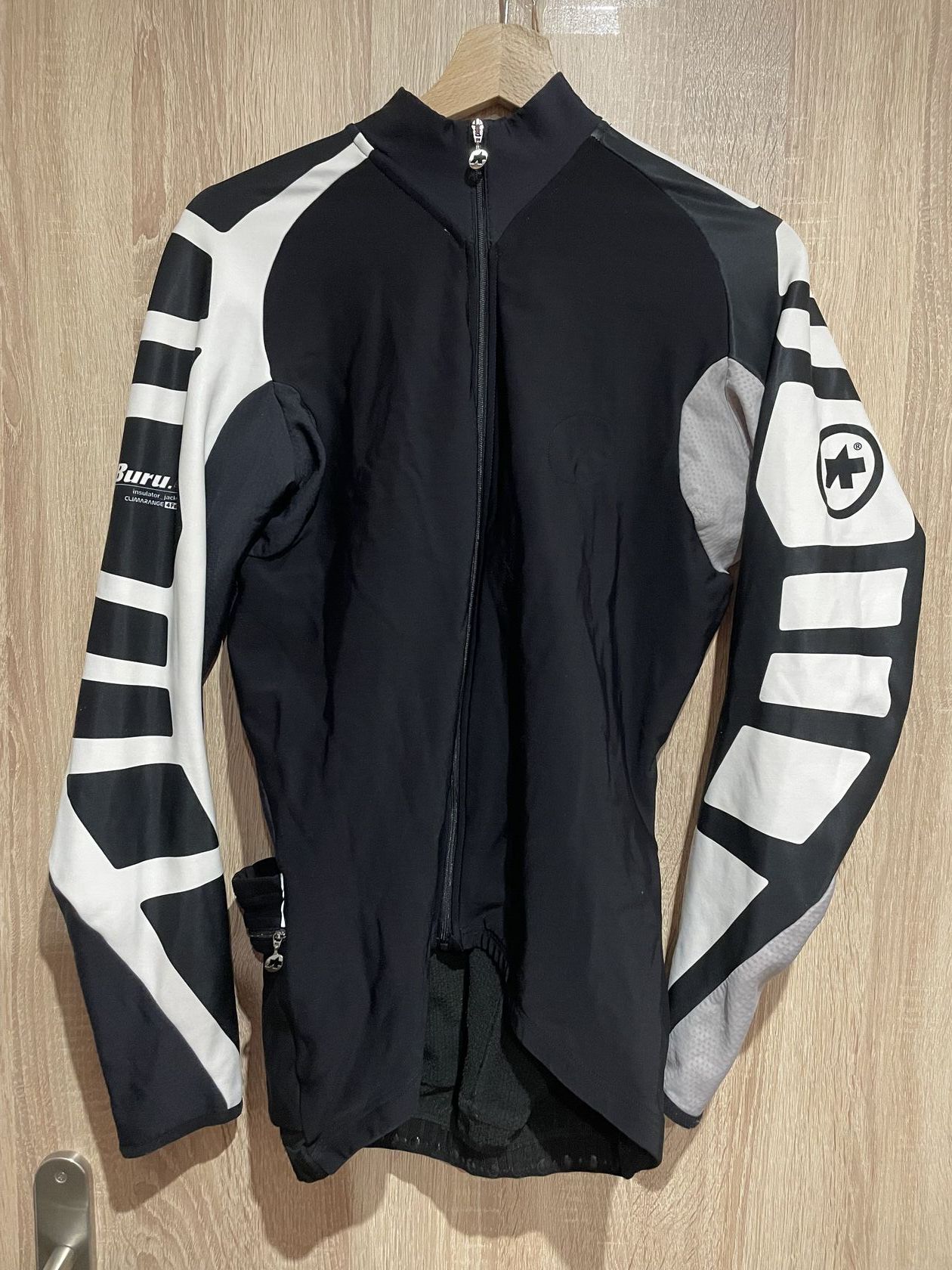 Assos ij.tiBuru 4 za 700 Kč | Cyklobazar.cz