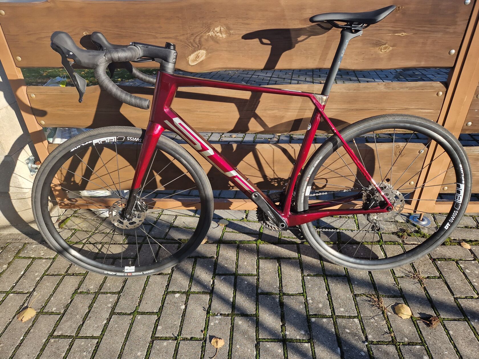 Superior X-ROAD Team Elite 2023 (GLOSS DARK RED) za 52 000 Kč | Cyklobazar.cz