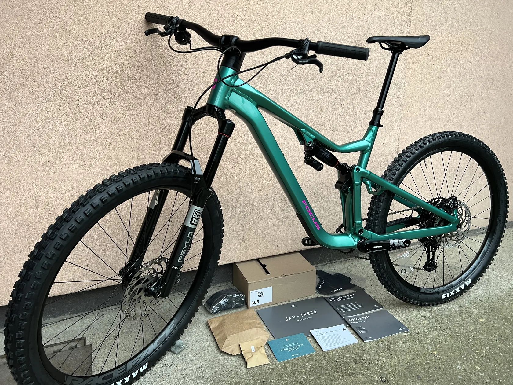 Nový Focus Jam 6.8 Emeraldgreen model 2025 za 39 990 Kč | Cyklobazar.cz