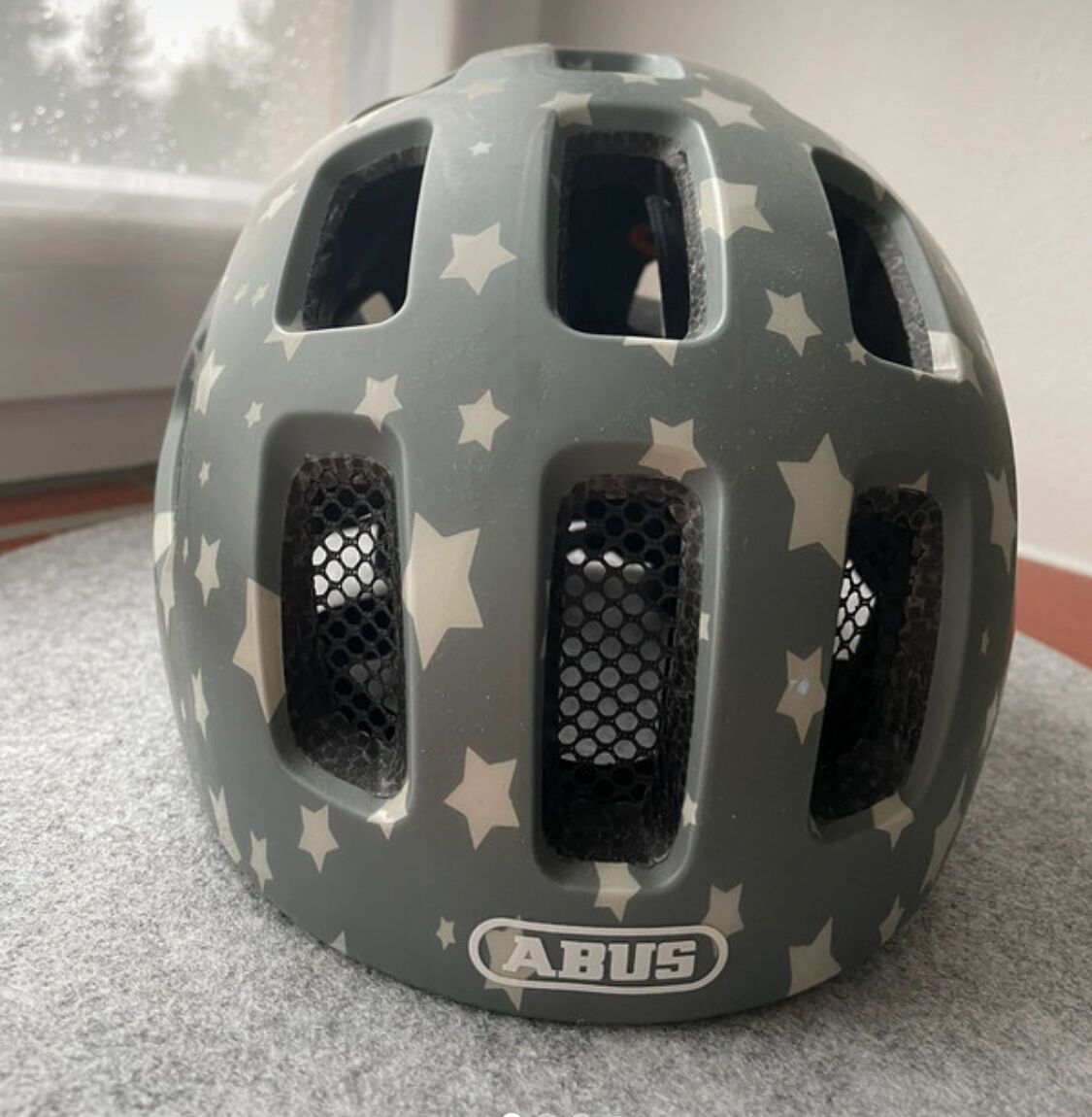 Helma Scott / Abus centric plus za 600 Kč | Cyklobazar.cz