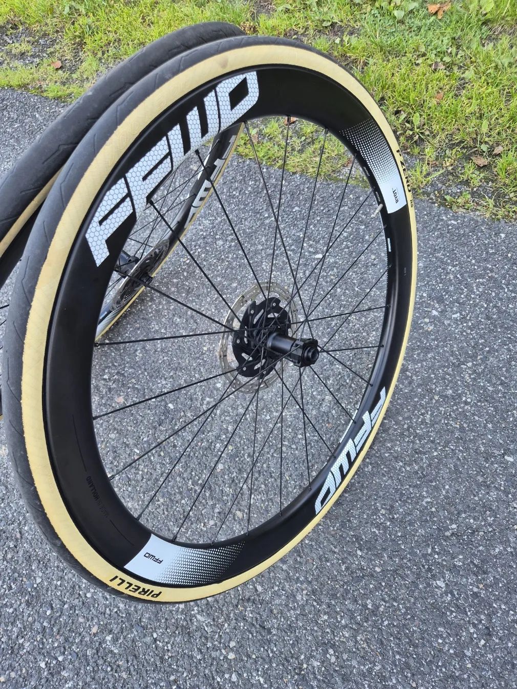 FFWD zapletená kola Fast Forward Ryot 44 Team za 20 000 Kč | Cyklobazar.cz