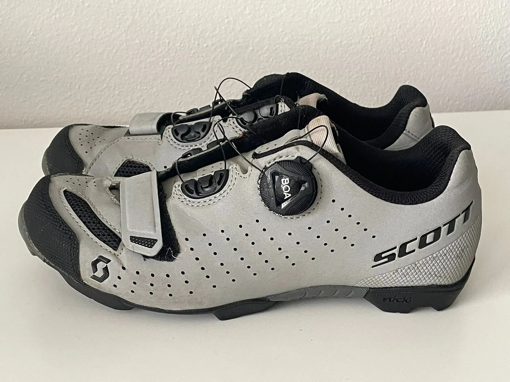 Dámské MTB tretry Scott vel. 38 (včetně kufrů) za 500 Kč | Cyklobazar.cz