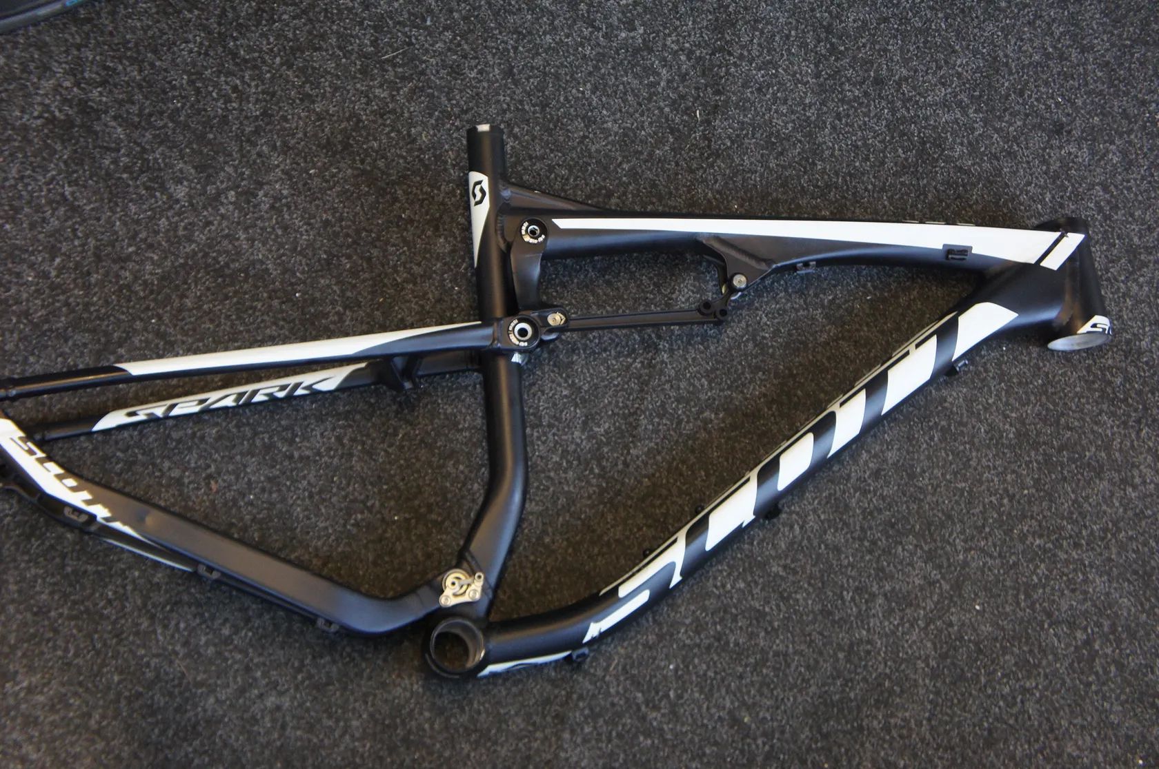 Scott Spark kola 27,5" za 6 000 Kč | Cyklobazar.cz